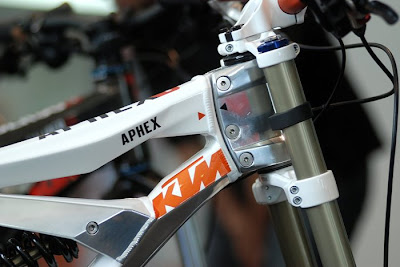 Hagoromo: 2010 KTM Aphex