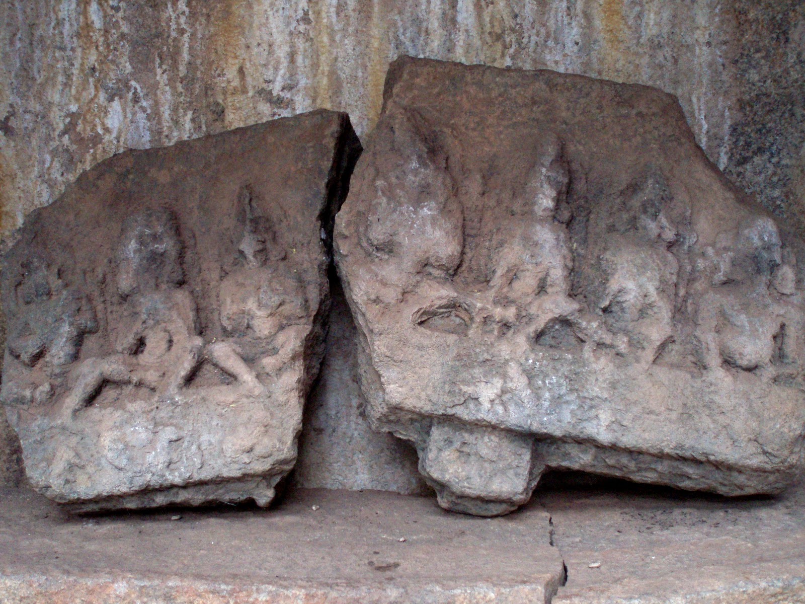 Travelogue Unlimited: Bhoo Varaha Laxmi Narsinha Temple ,Halasi : A ...