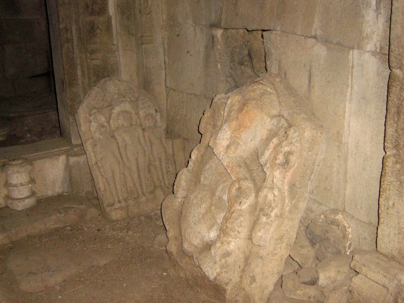 Travelogue Unlimited: Temples of Bahadurgad Fort : A Photo Feature