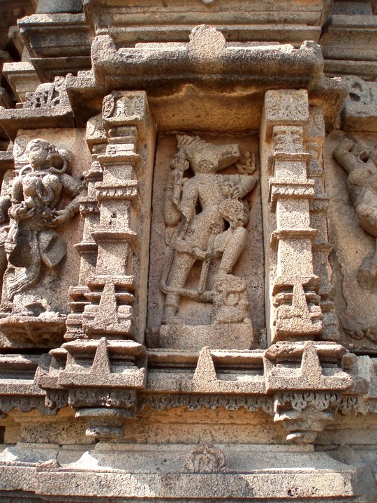 Travelogue Unlimited: Temples of Bahadurgad Fort : A Photo Feature