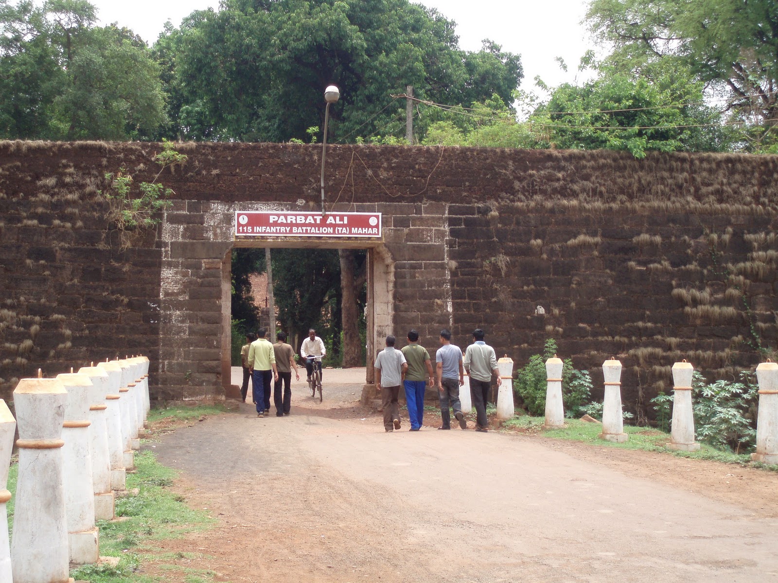 Travelogue Unlimited: Kamal Basadi and Belgaum Fort : A Photo Feature