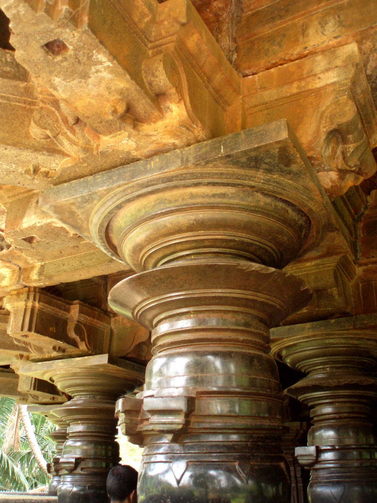 Travelogue Unlimited: Kamal Basadi and Belgaum Fort : A Photo Feature