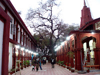 Travelogue Unlimited: Saras Baug Ganpati Temple: A Photo Feature