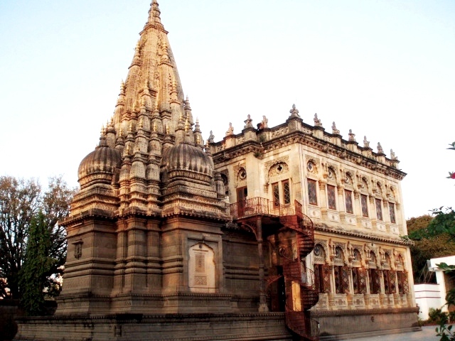 Travelogue Unlimited: Shinde Chhatri , Pune : A Photo Feature