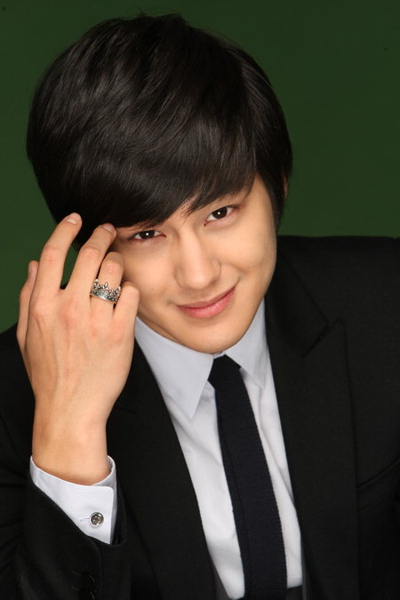 Ephi ^^ Evie: [Picture] Cutie Kim bum
