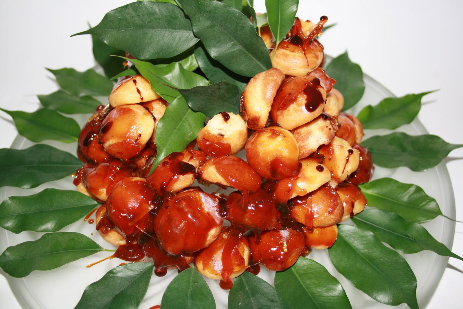 PAT-A-BAKE: Piece Montee / Croquembouche