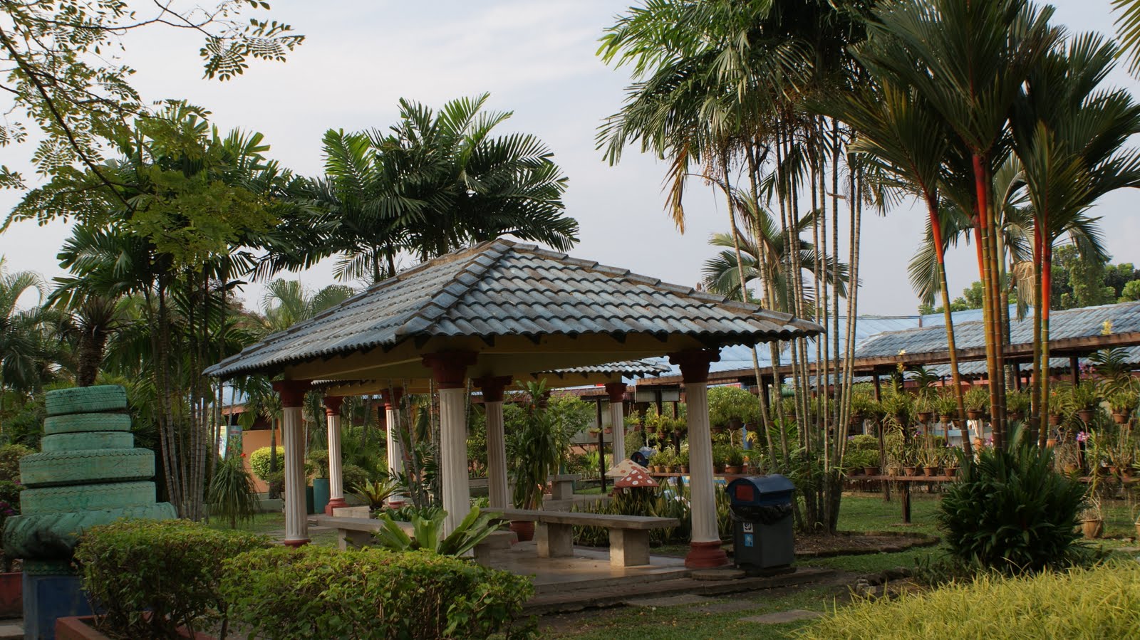 Kawasan Rehat Dihadapan - historyploaty