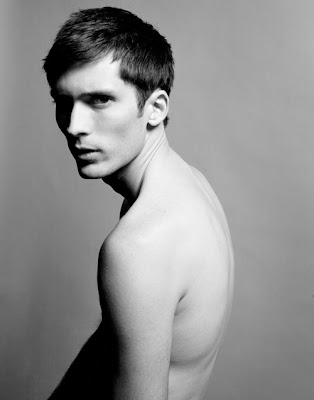 Christopher Dibble: Single Light, High Contrast Portraits