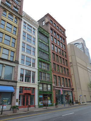 Smile Like You Mean it: April 2010