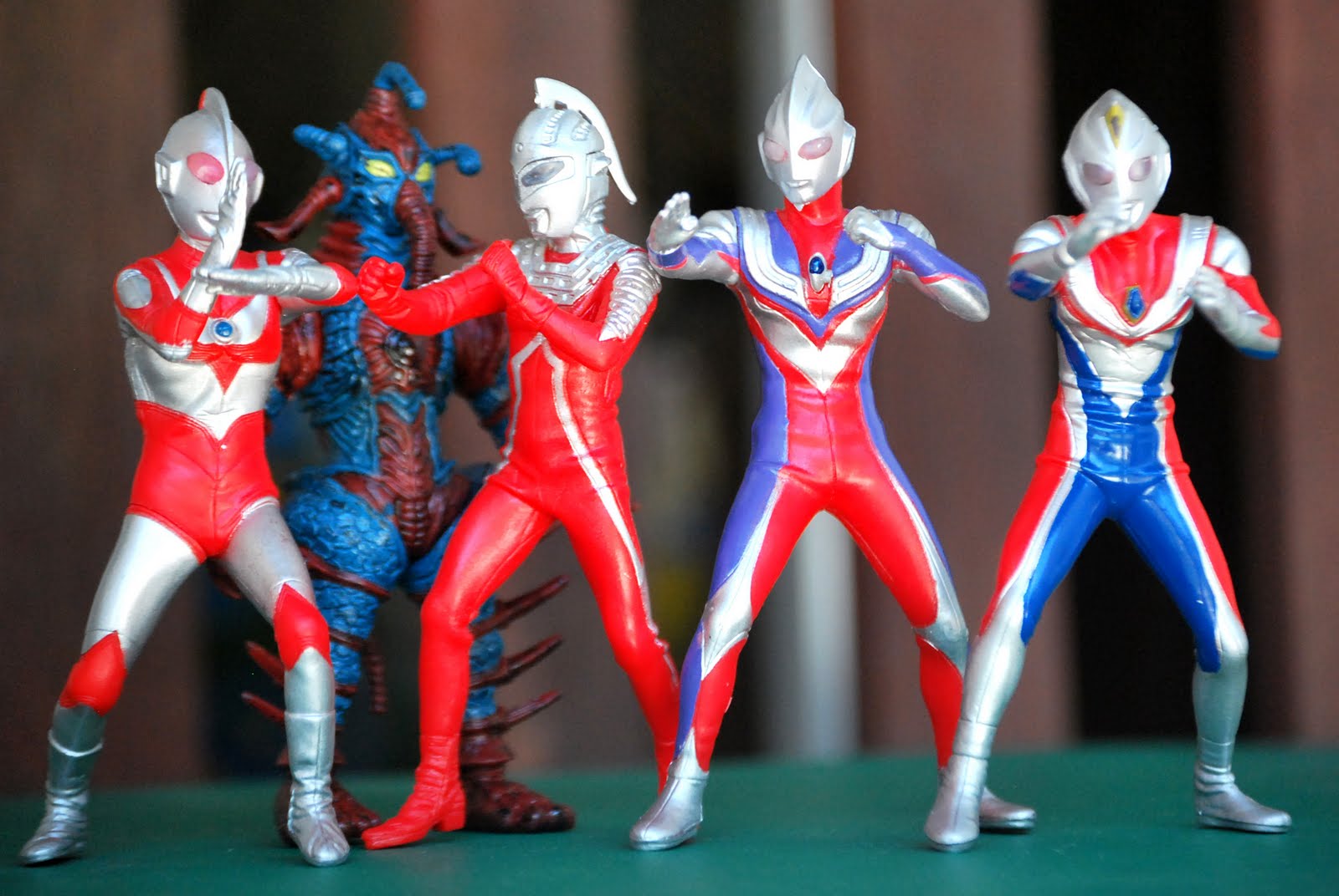 U + TOYs: Ultraman