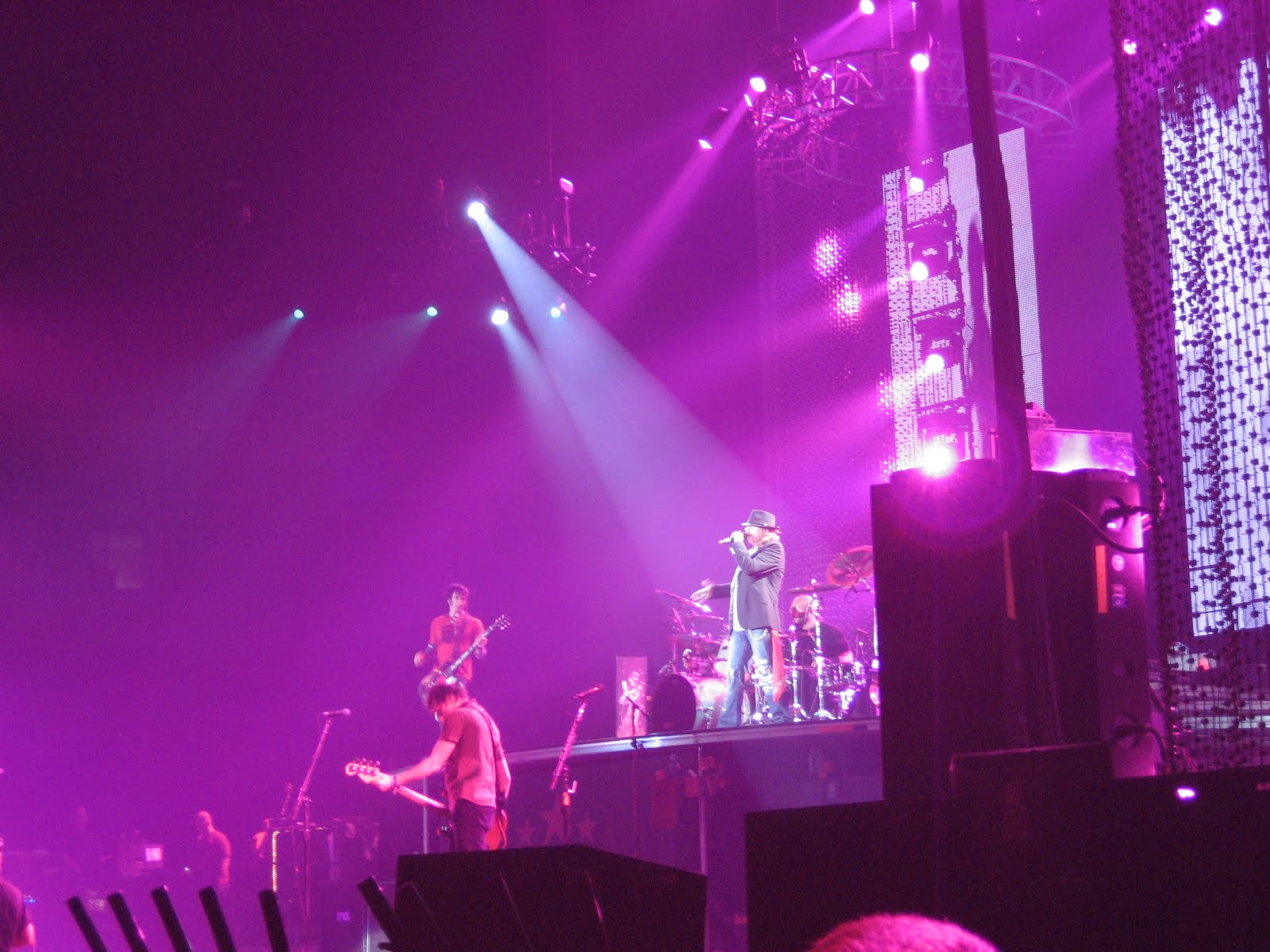 Rockdock63: Guns n' Roses Live in Belgrade 2010 - Guns n' Roses koncert ...