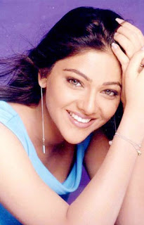 All wallpapers4u: Get Abirami Stills, Abirami Pictures, Abirami Images