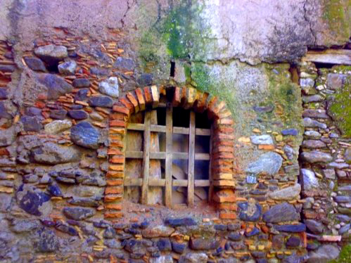 'U zzì Turi di Salvatore Marrari: PODARGONI, UN BORGO IN ABBANDONO