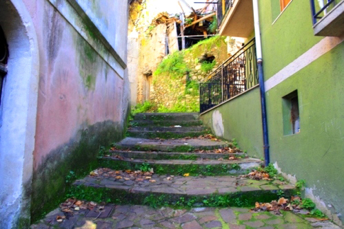 'U zzì Turi di Salvatore Marrari: PODARGONI, UN BORGO IN ABBANDONO