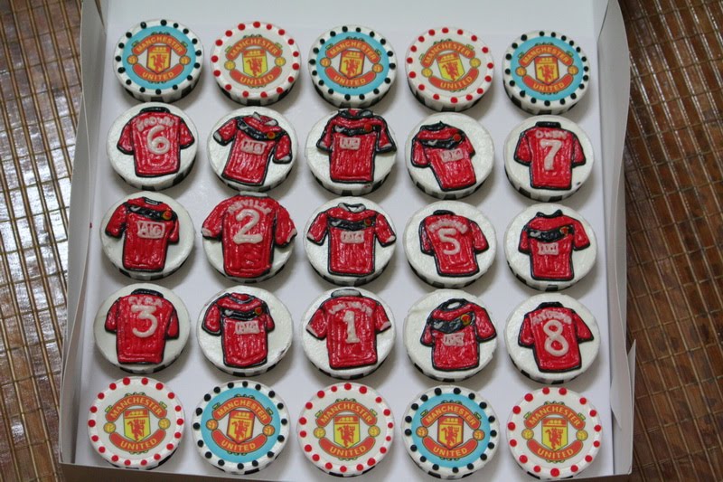 Rizq Cakes: Manchester United Cupcakes