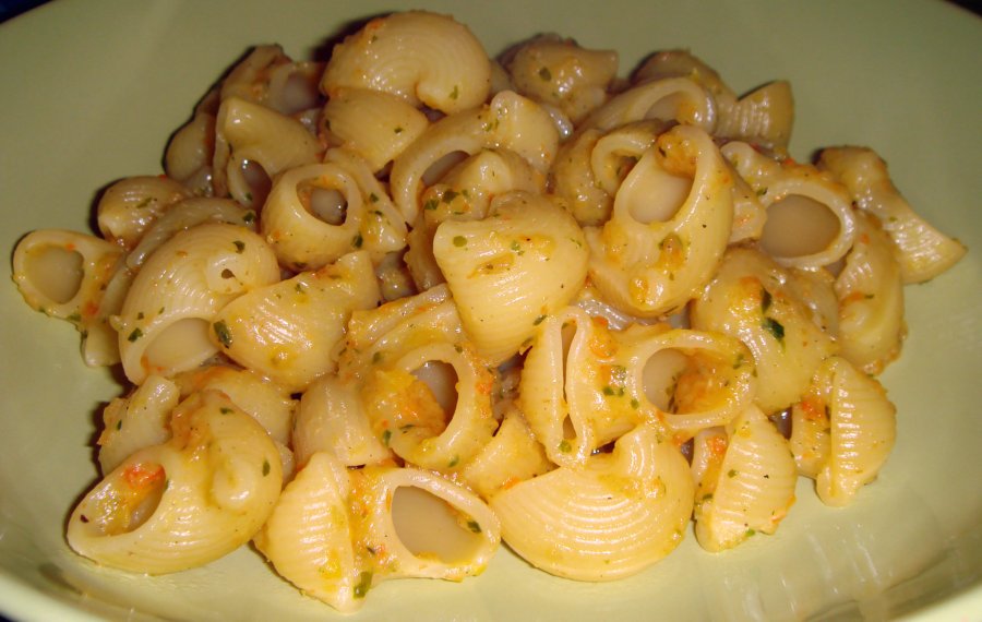 Pipe rigate alla crema di peperoni e basilico da Recipes hunter su ...