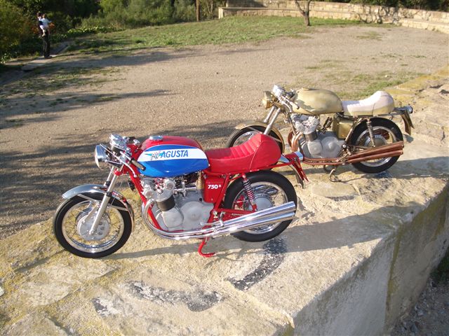 cafe racer argentina: MINI MV AGUSTA 750