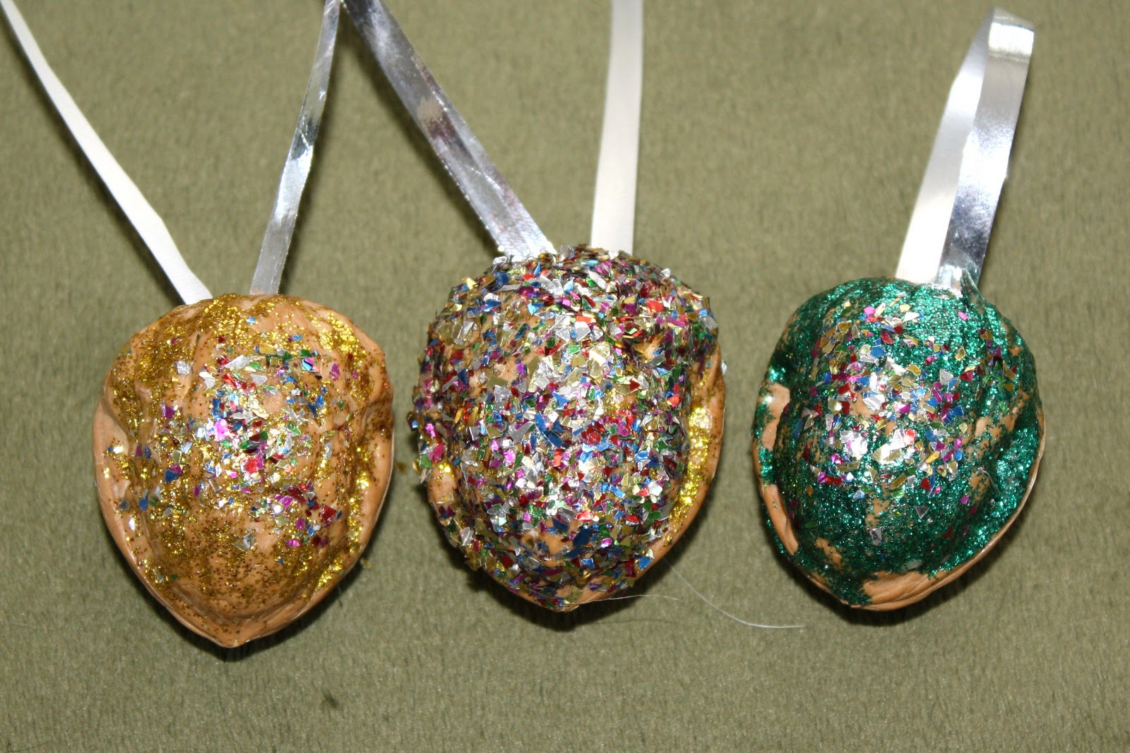 Once Upon a Family: Sparkly Walnut Christmas Ornaments