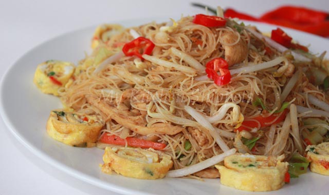 My Kitchen Snippets: Fried Mee Hoon with Sa Cha Sauce