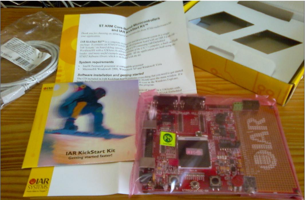 white clouds: IAR KickStart Kit STM3210E-SK を試す。