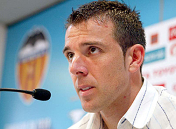 The Best Footballers: Carlos Marchena plays as a centre back of Spain