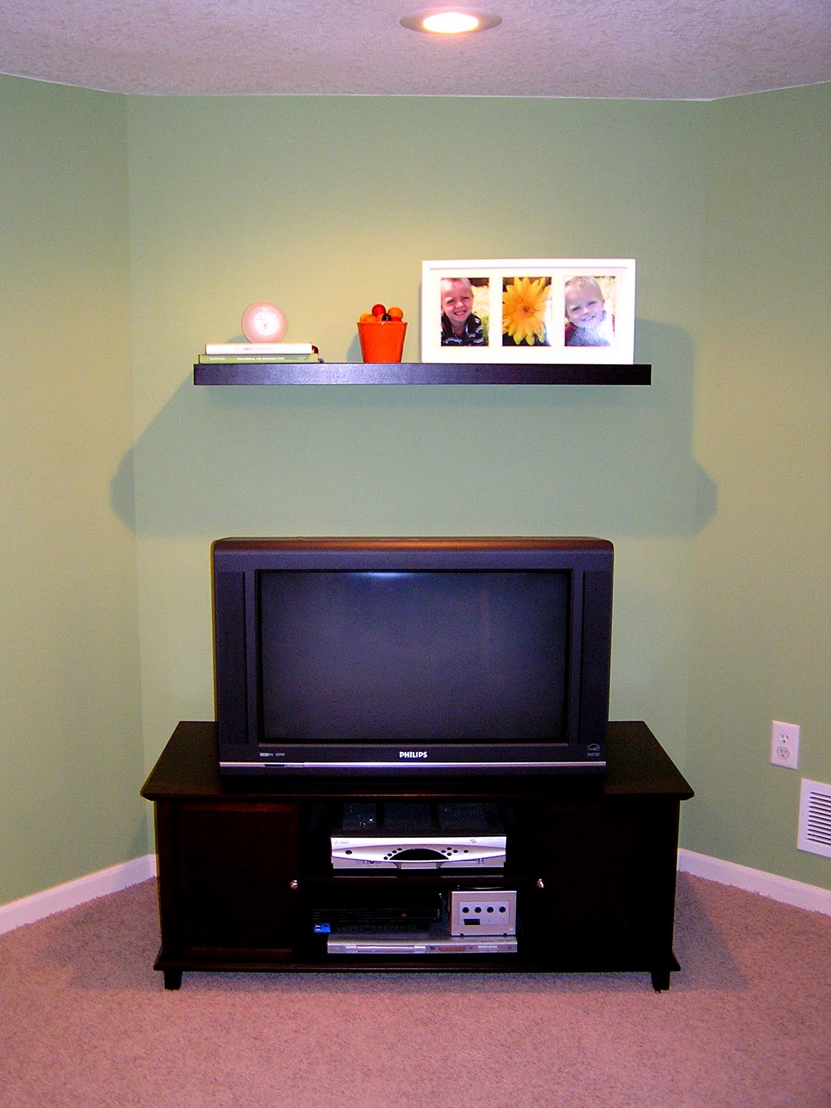 IHeart Organizing: April Featured Space: Living Room - Component Control