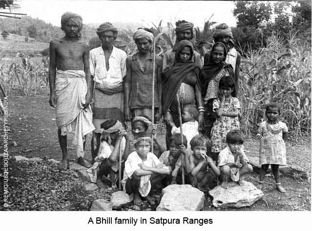 ARCHETYPES INDIA: Bhill's Holi Festival in Satpura Ranges, India