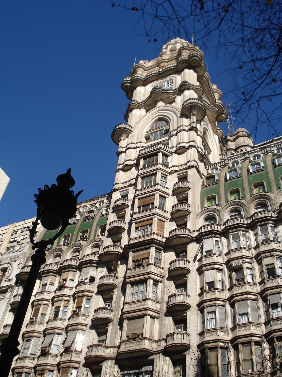 Oye Borges: El Palacio Barolo, La divina Comedia y Borges