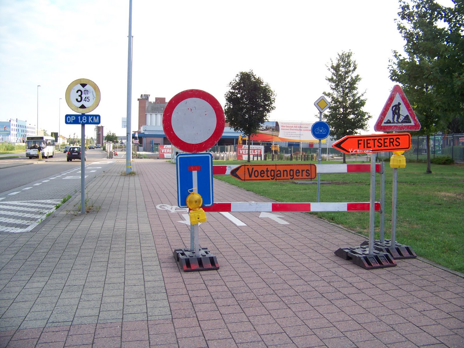 Eindeloze Omwentelingen: Omleiding