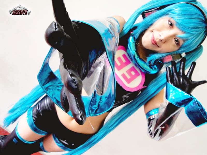 Cosplay de Hatsune Miku Ver. Space Channel 39 (Vocaloid) | KaZuMi Kawaii