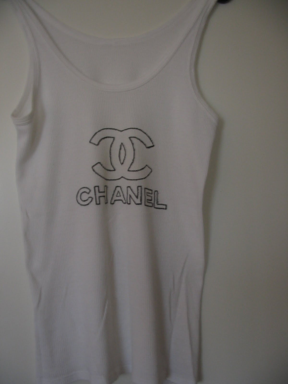 The place to be: DIY-Chanel t-shirt