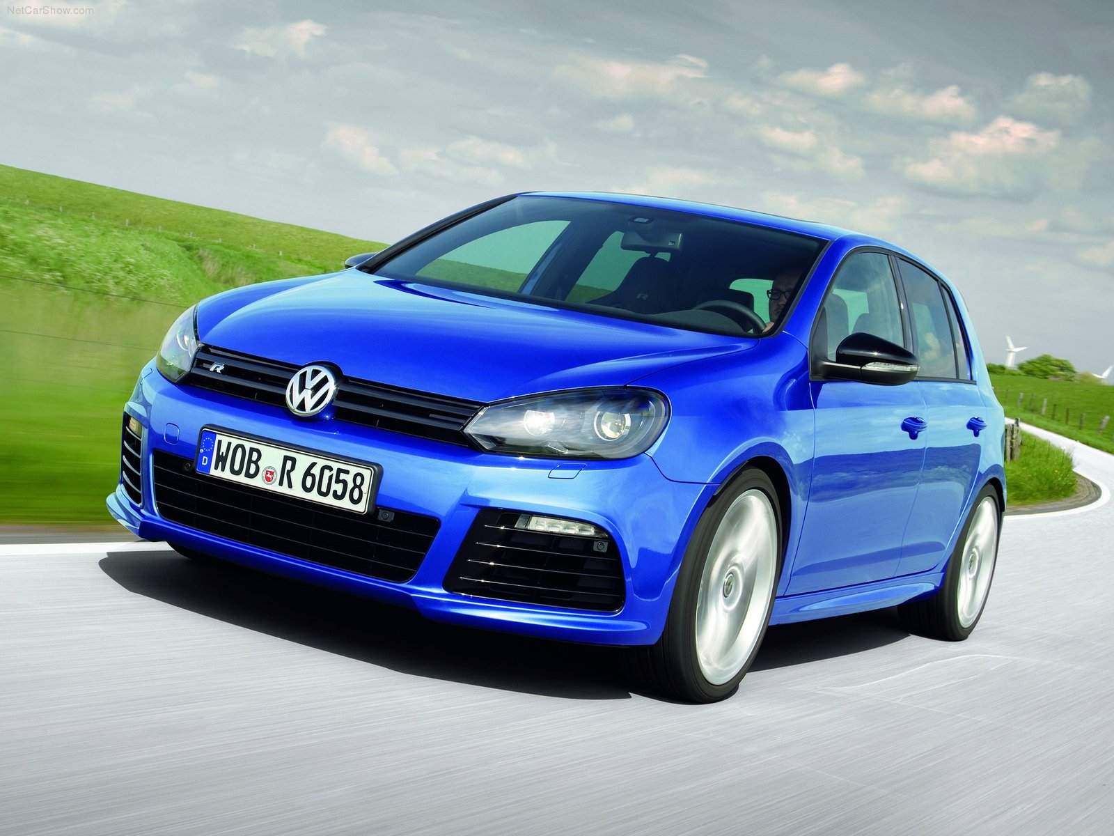 Elen McEwen: NEW VOLKSWAGEN GOLF R (2010) STILLS AND PHOTOGALLERY