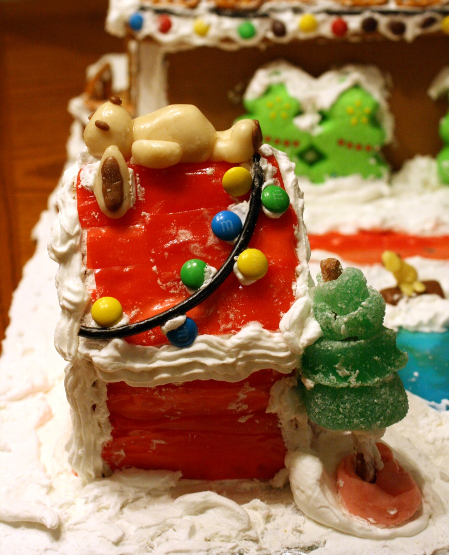 Rah Cha Chow: Our Gingerbread House 2010
