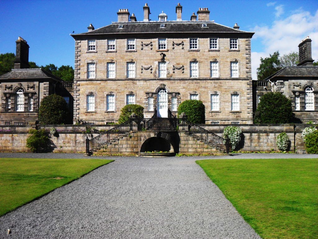 abroad but connected: all'estero ma collegati: POLLOCK ESTATE, GLASGOW