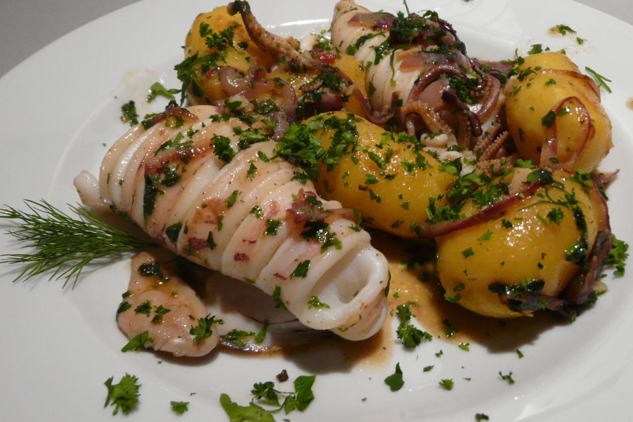 Kulinarische Welten zu Fisch- und Meeresfrucht: Ziehharmonika-Kalmar ...