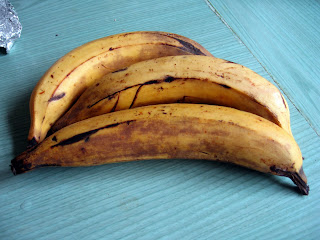 Chachi's Kitchen: Tumbua Ndizi / Gonja or Sweet Plantain Fritters