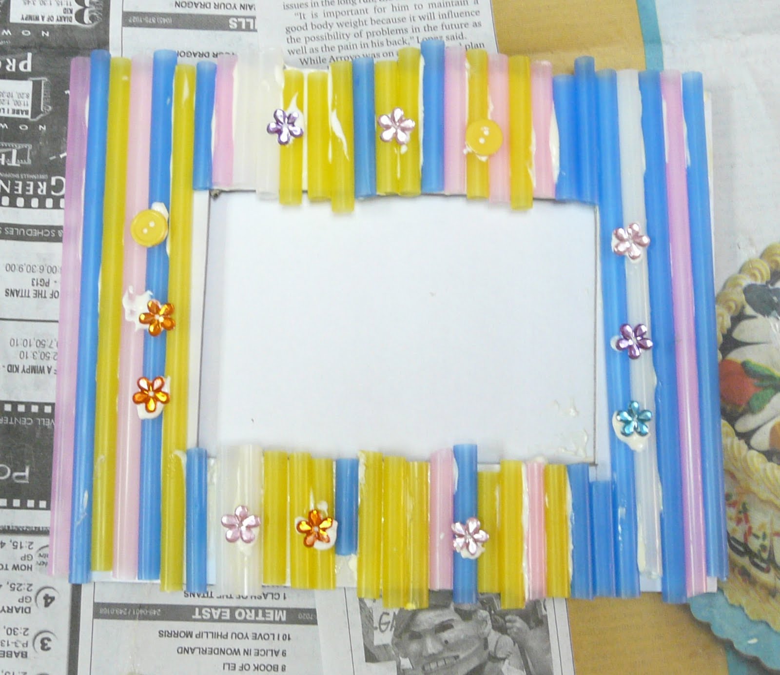 I love crafts: April 8, 2010: straw picture frames