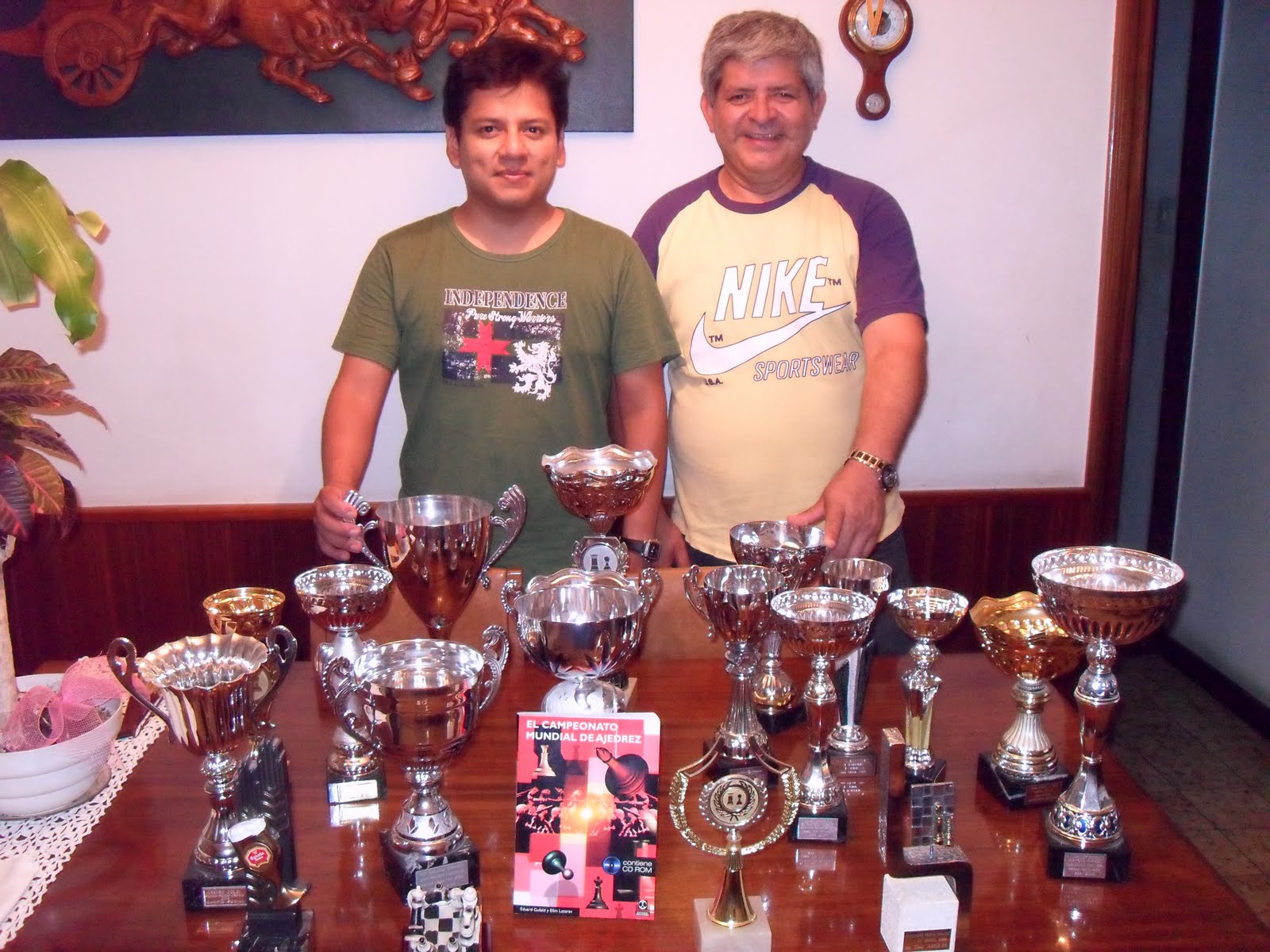 Ajedrez Trujillo: El Cholo Mariachi