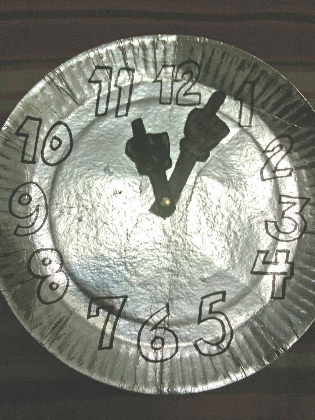 Art School Paper Plate Clock art-school-paper-plate-clock