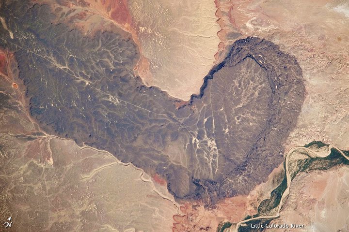 Walking Arizona: Lava flows in Arizona