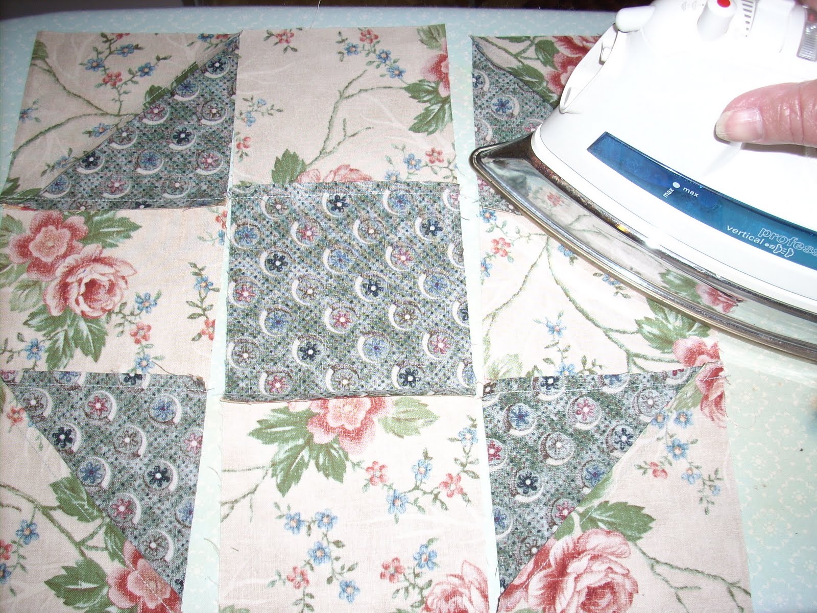 Pat's Quilt Block Tutorials: SHOO FLY QUILT BLOCK-Finished 12"