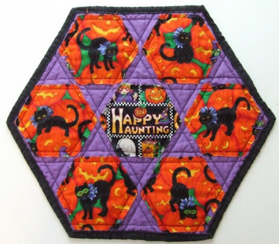 Lazy Mama Designs: Happy Hexagons Placemat pattern page