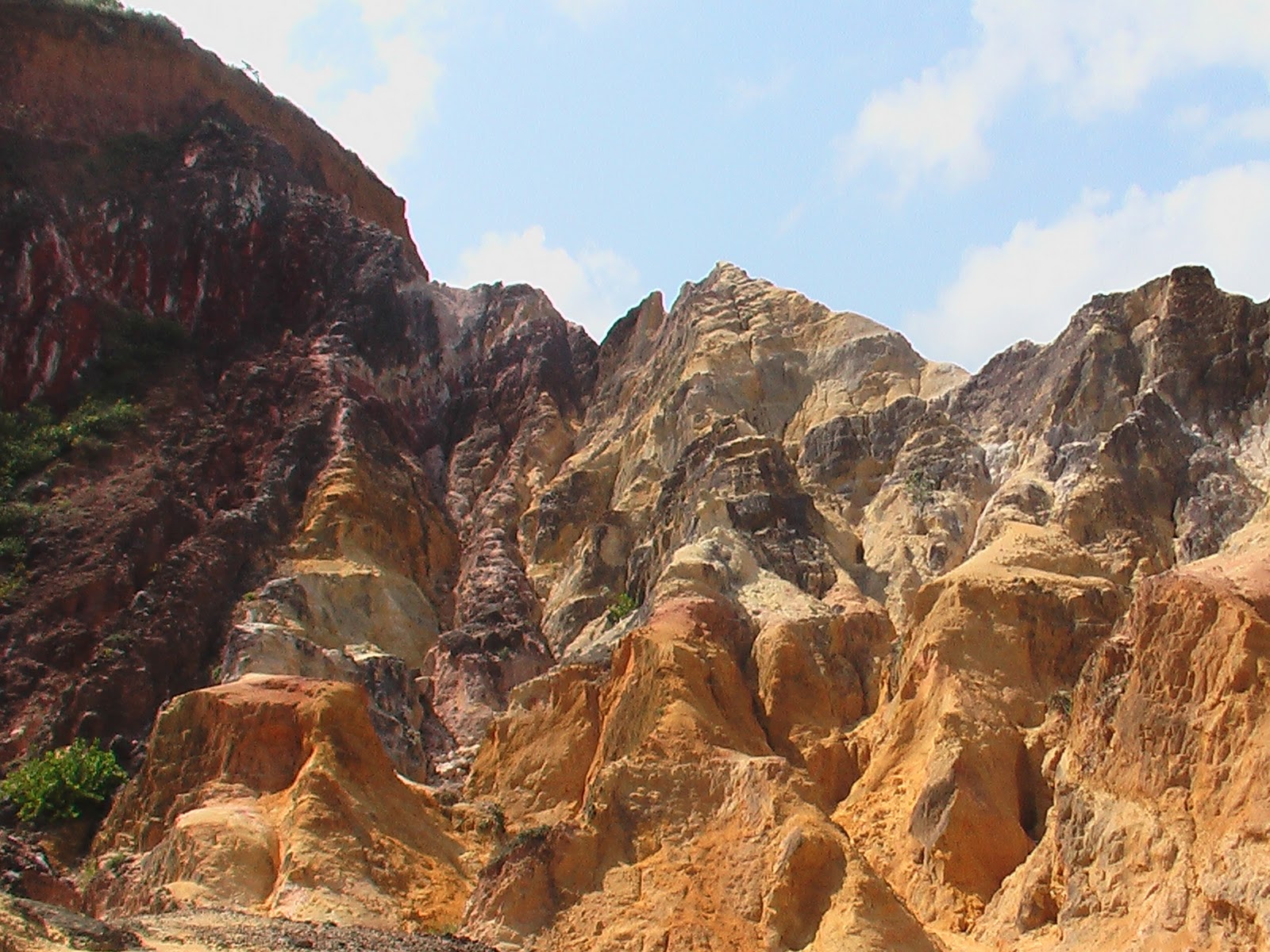 Hatamaratta: Areia Colorida