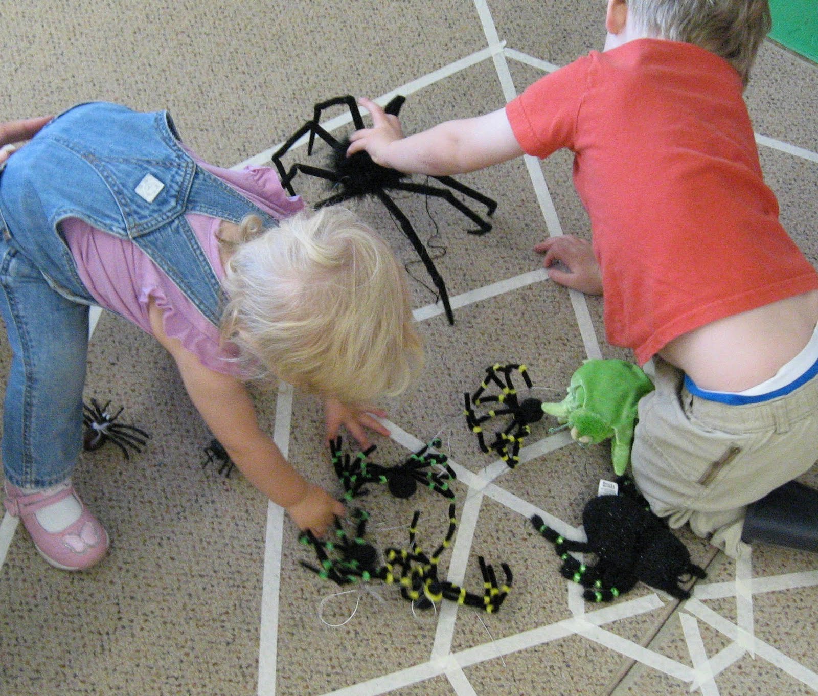 StrongStart: Eensy Weensy Spider