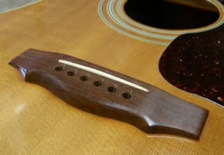 Mr Glyn's Pickups : Guild D40 bridge saddle