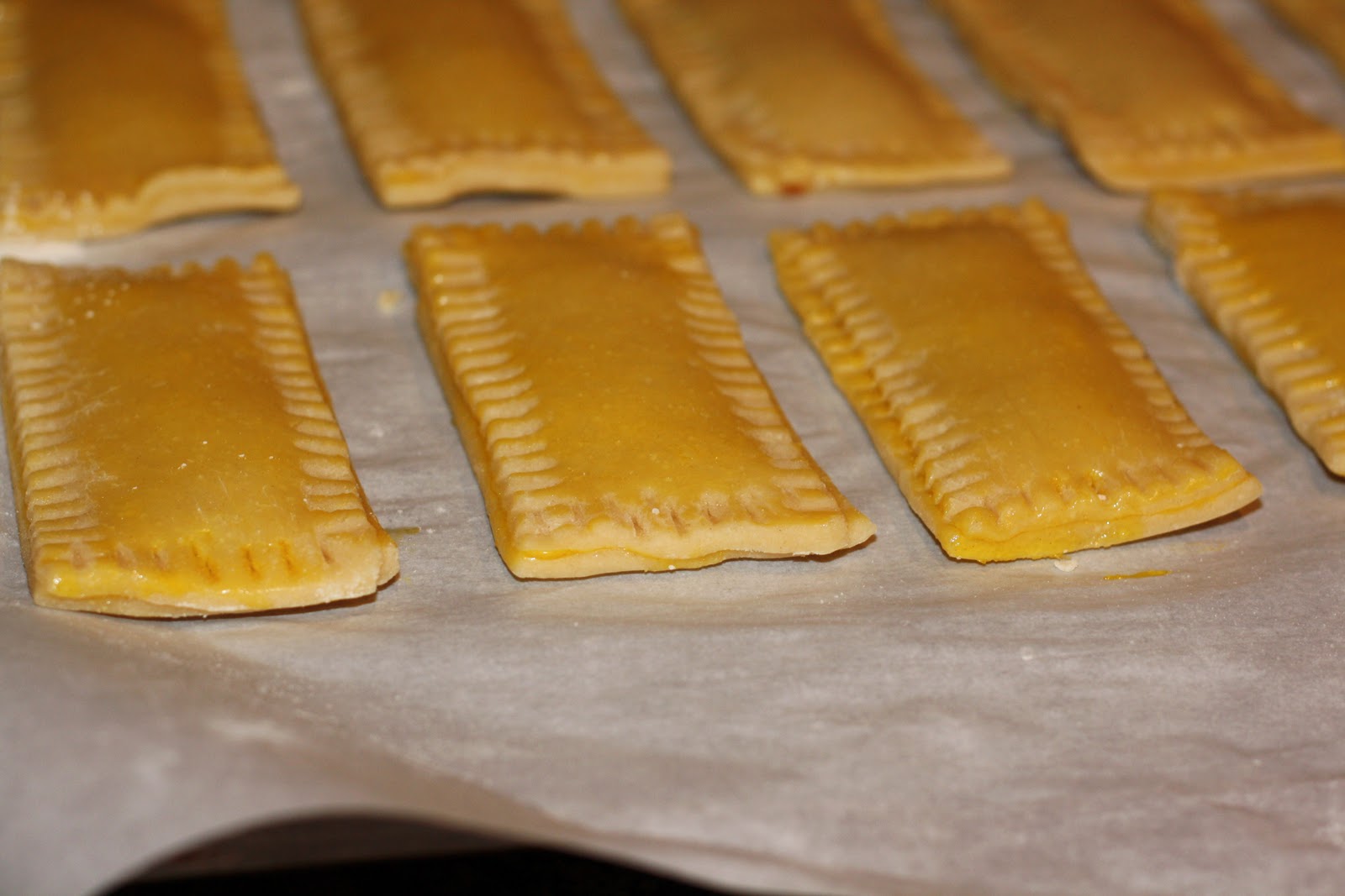 sunday sweets: cinnamon-sugar pastry pockets