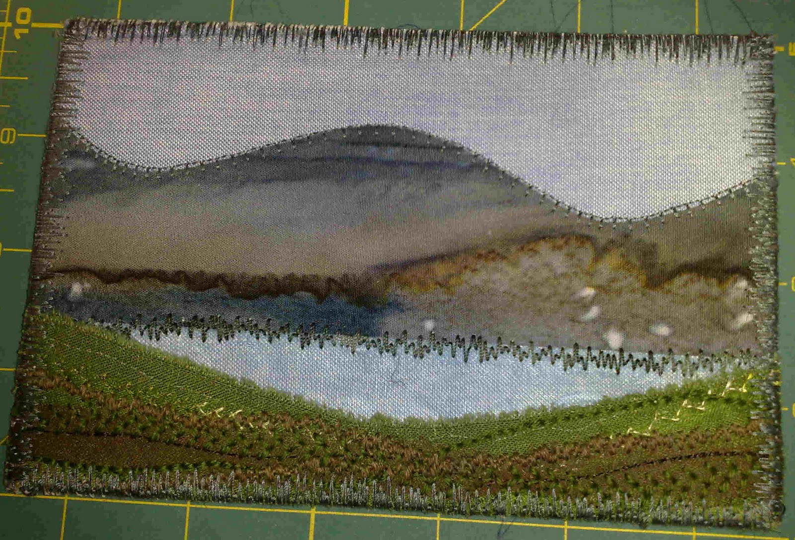 What's Happening - Irish Patchwork Society: How to make fabric postcards