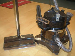 Cul-de-sac Shack: Vintage Vacuums