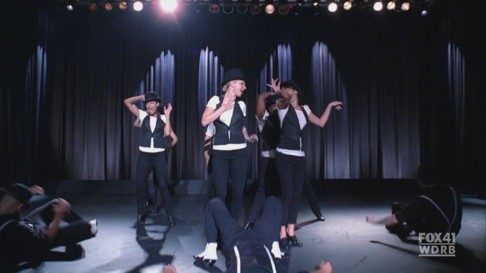 Boredom Abounds: Glee Highlights - Season 2 Episode 2 - It's Britney ...