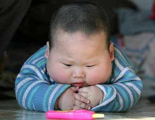 LA KOZA NOZTRA: Bebe cachetón tomando decisiones